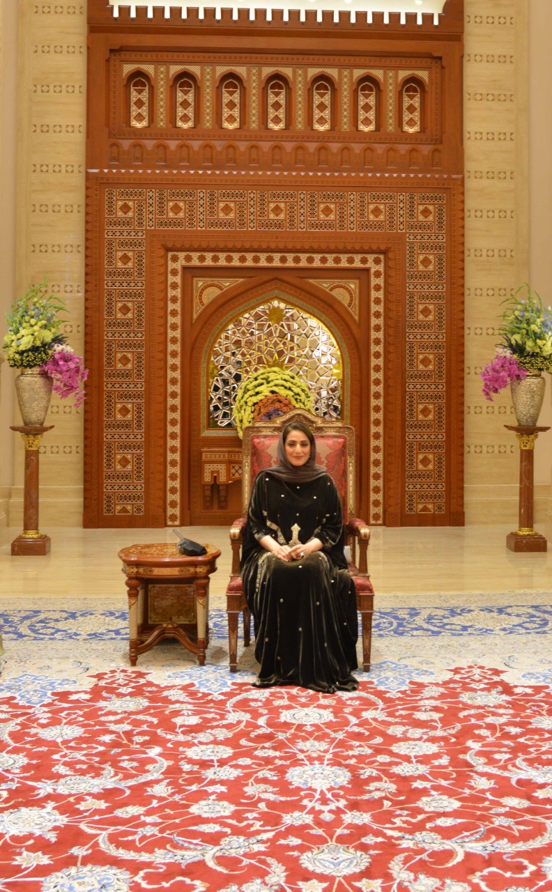 HM The Sultan confers Royal Commendation Order on Omani women - Black ...
