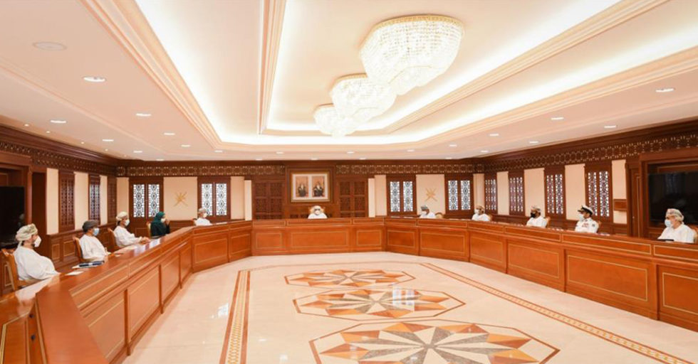 Covid-19 Supreme Committee issues new decisions - Black & White Oman