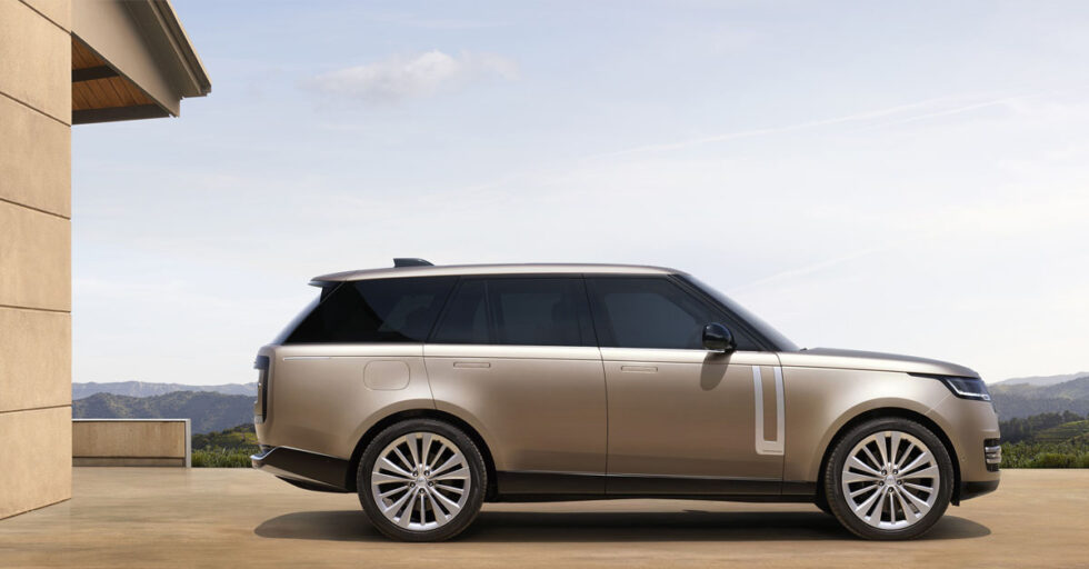 MHD ACERE introduces the new Range Rover in Oman - Black & White Oman