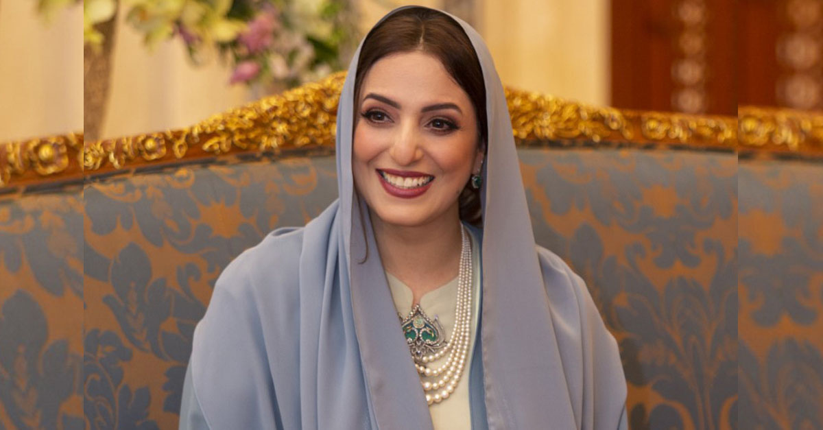 Thank you, women of Oman! - Black & White Oman