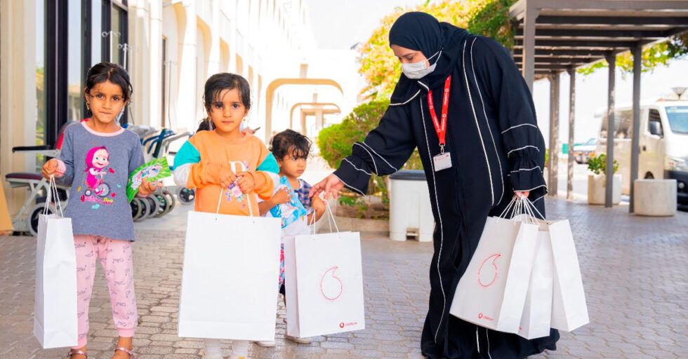Vodafone brings the joy of Eid to children in hospitals - Black & White ... Vodafone brings the joy of Eid to children in hospitals - Black & White ...
