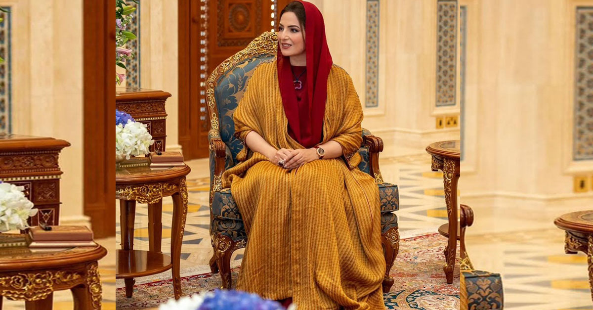 HH Honourable Lady greets women on Omani Women’s Day - Black & White Oman