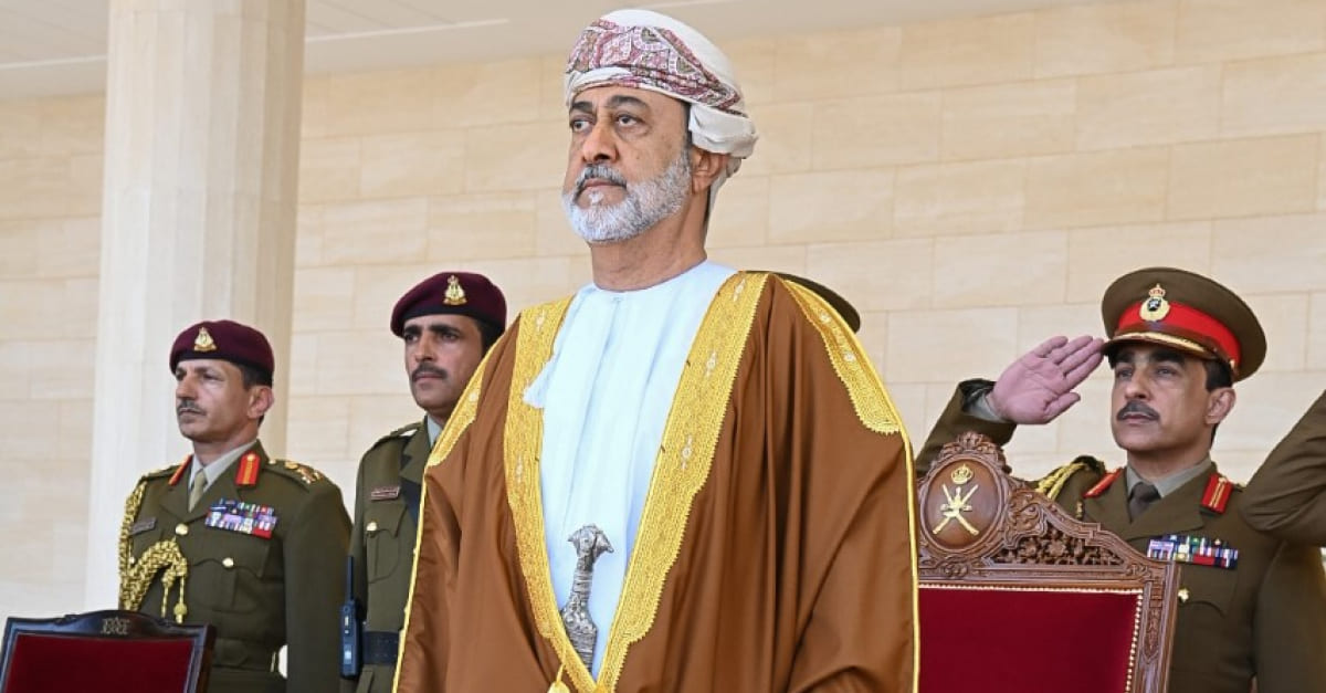 His Majesty The Sultan presides over 52nd National Day Military Parade ...