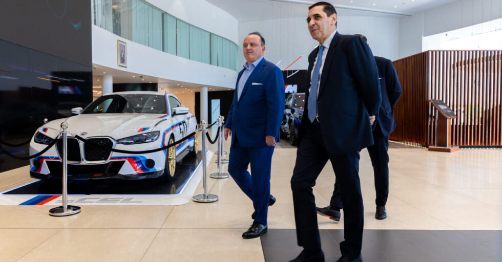 BMW Group Middle East head’s first official visit to BMW Oman - Black ...